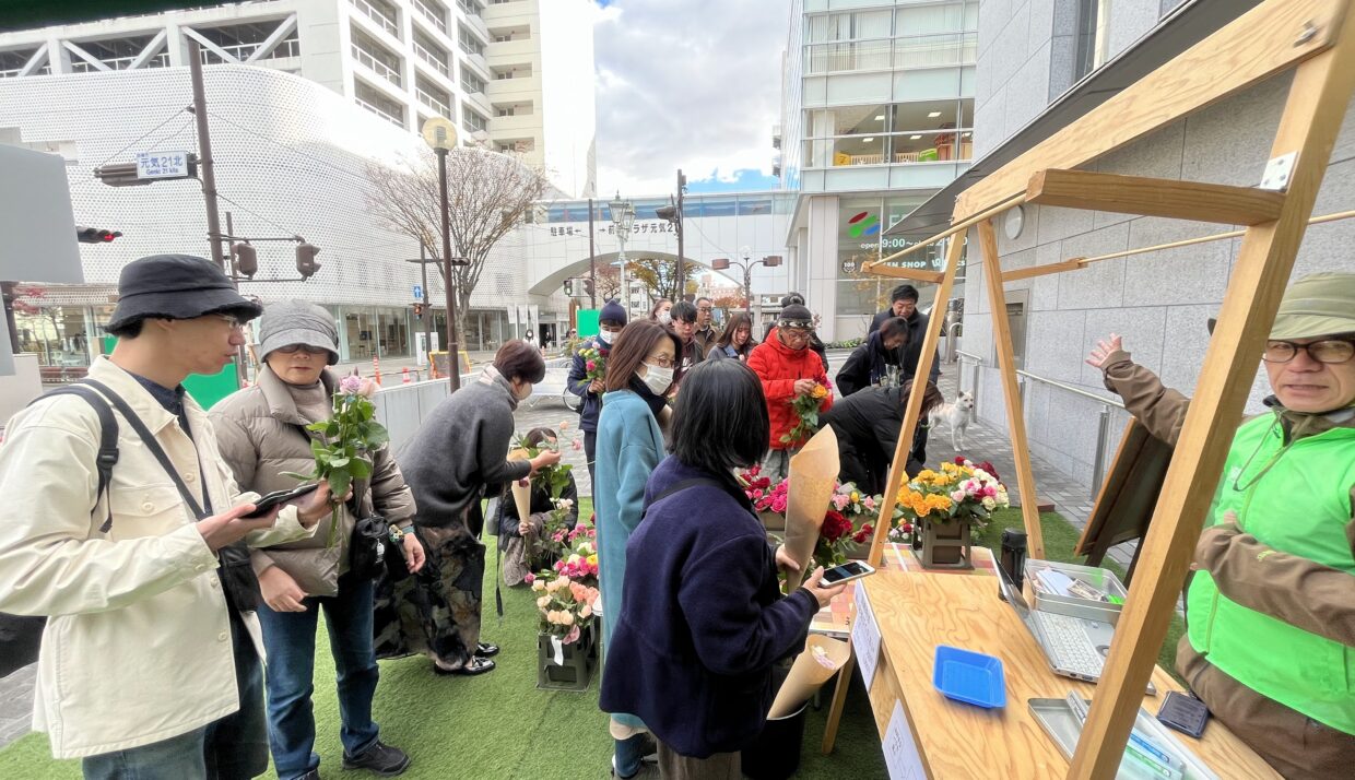 Poppin Rose Market寒い中開店前から行列の大盛況！ – MDC | 前橋デザインコミッション | We build ...